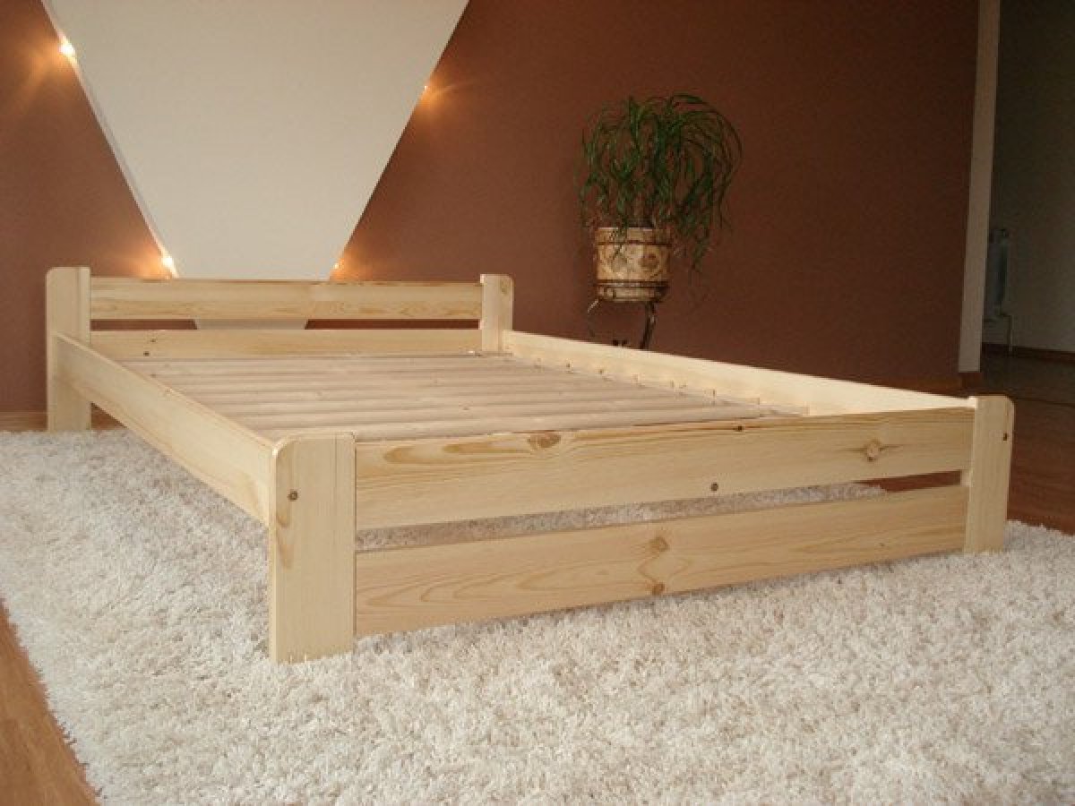 Postel Euro 120 x 200 cm + rošt masiv borovice | www.postylky-postele.cz